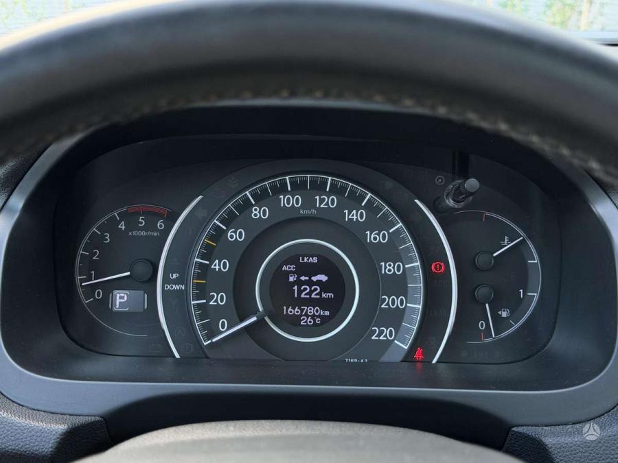 Black Honda CR-V 2016 in Utena, with an engine capacity of 1.60 L and mileage of 167 thousand km for 16200 €, photo 33 on AUTOMOTO.COM.LV