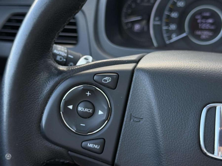 Black Honda CR-V 2016 in Utena, with an engine capacity of 1.60 L and mileage of 167 thousand km for 16200 €, photo 35 on AUTOMOTO.COM.LV