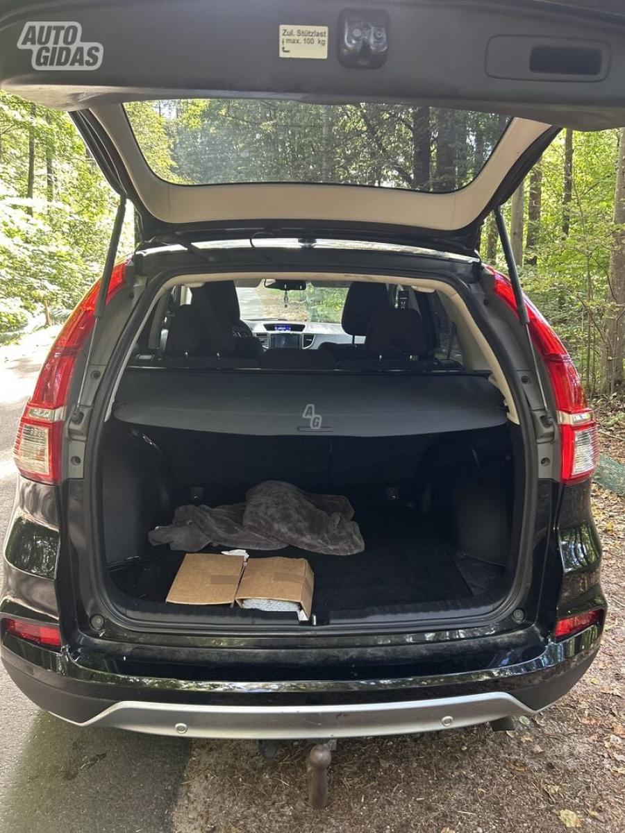 Black Honda CR-V 2016 in Vilnius, with an engine capacity of 1.60 L and mileage of 314 thousand km for 9350 €, photo 17 on AUTOMOTO.COM.LV