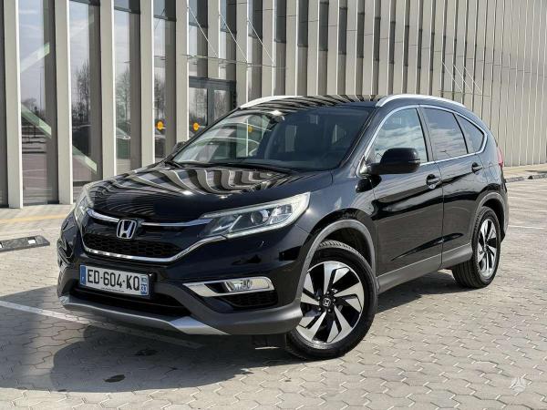 Melns Honda CR-V 2016 Viļņa, ar dzinēja tilpumu 1.60 L un nobraukumu 231 tūkst. km par 12450 €, foto 1 vietnē AUTOMOTO.COM.LV