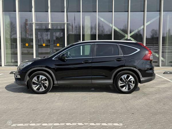 Melns Honda CR-V 2016 Viļņa, ar dzinēja tilpumu 1.60 L un nobraukumu 231 tūkst. km par 12450 €, foto 2 vietnē AUTOMOTO.COM.LV