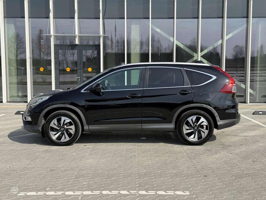 Melns Honda CR-V 2016 Viļņa, ar dzinēja tilpumu 1.60 L un nobraukumu 231 tūkst. km par 12450 €, foto 3 vietnē AUTOMOTO.COM.LV