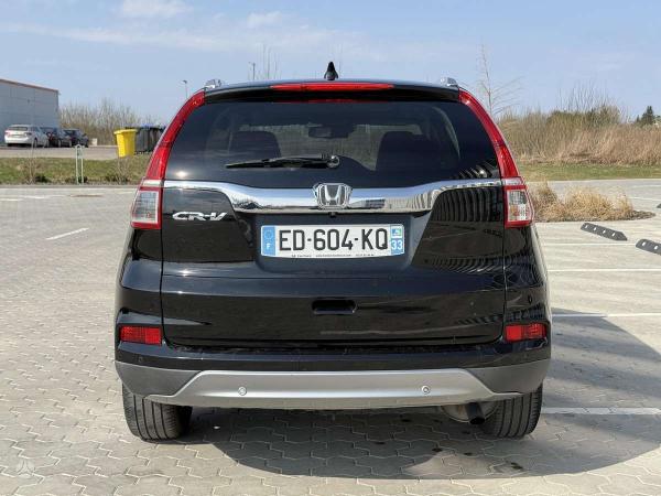 Melns Honda CR-V 2016 Viļņa, ar dzinēja tilpumu 1.60 L un nobraukumu 231 tūkst. km par 12450 €, foto 4 vietnē AUTOMOTO.COM.LV