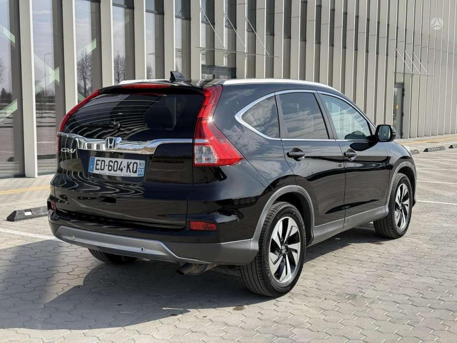 Melns Honda CR-V 2016 Viļņa, ar dzinēja tilpumu 1.60 L un nobraukumu 231 tūkst. km par 12450 €, foto 8 vietnē AUTOMOTO.COM.LV