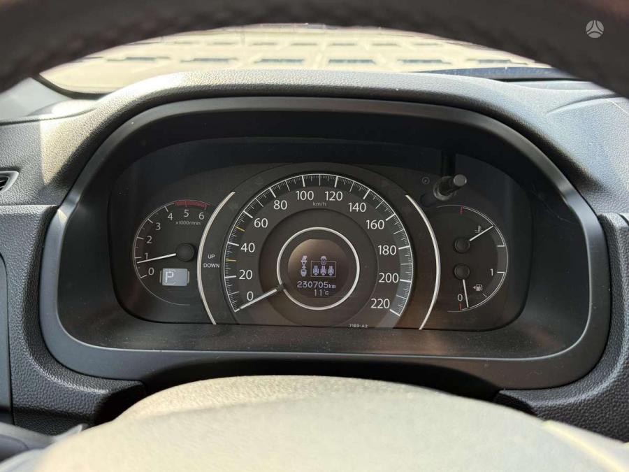 Melns Honda CR-V 2016 Viļņa, ar dzinēja tilpumu 1.60 L un nobraukumu 231 tūkst. km par 12450 €, foto 25 vietnē AUTOMOTO.COM.LV