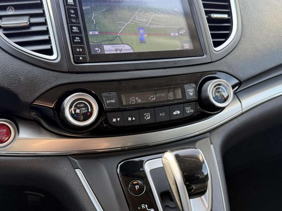 Melns Honda CR-V 2016 Viļņa, ar dzinēja tilpumu 1.60 L un nobraukumu 231 tūkst. km par 12450 €, foto 29 vietnē AUTOMOTO.COM.LV