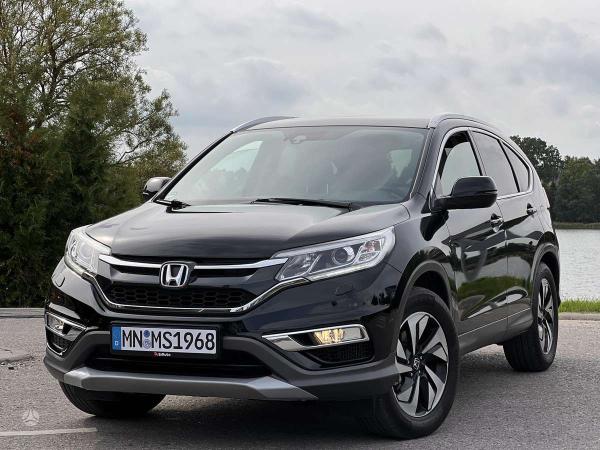 Honda CR-V 2016 in Utena on AUTOMOTO.COM.LV Black Honda CR-V 2016 in Utena, with an engine capacity of 1.60 L and mileage of 248 thousand km for 12300 €, photo 1 on AUTOMOTO.COM.LV