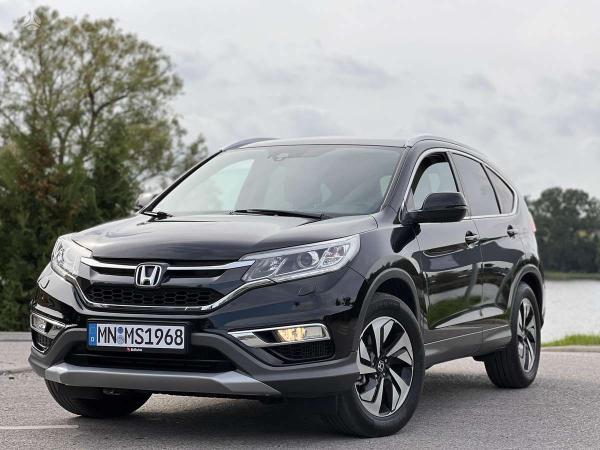 Honda CR-V 2016 in Utena on AUTOMOTO.COM.LV Black Honda CR-V 2016 in Utena, with an engine capacity of 1.60 L and mileage of 248 thousand km for 12300 €, photo 3 on AUTOMOTO.COM.LV