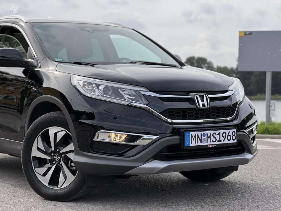 Melns Honda CR-V 2016 Utena, ar dzinēja tilpumu 1.60 L un nobraukumu 248 tūkst. km par 12300 €, foto 7 vietnē AUTOMOTO.COM.LV