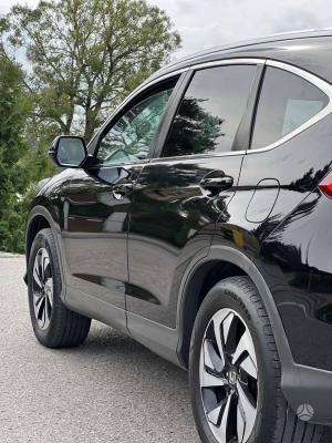 Melns Honda CR-V 2016 Utena, ar dzinēja tilpumu 1.60 L un nobraukumu 248 tūkst. km par 12300 €, foto 27 vietnē AUTOMOTO.COM.LV