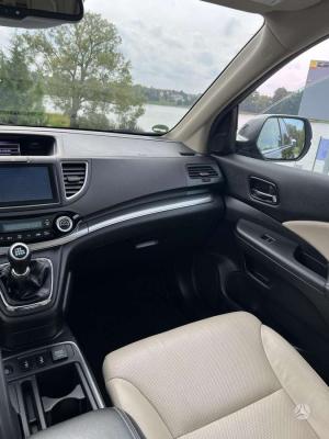 Melns Honda CR-V 2016 Utena, ar dzinēja tilpumu 1.60 L un nobraukumu 248 tūkst. km par 12300 €, foto 37 vietnē AUTOMOTO.COM.LV