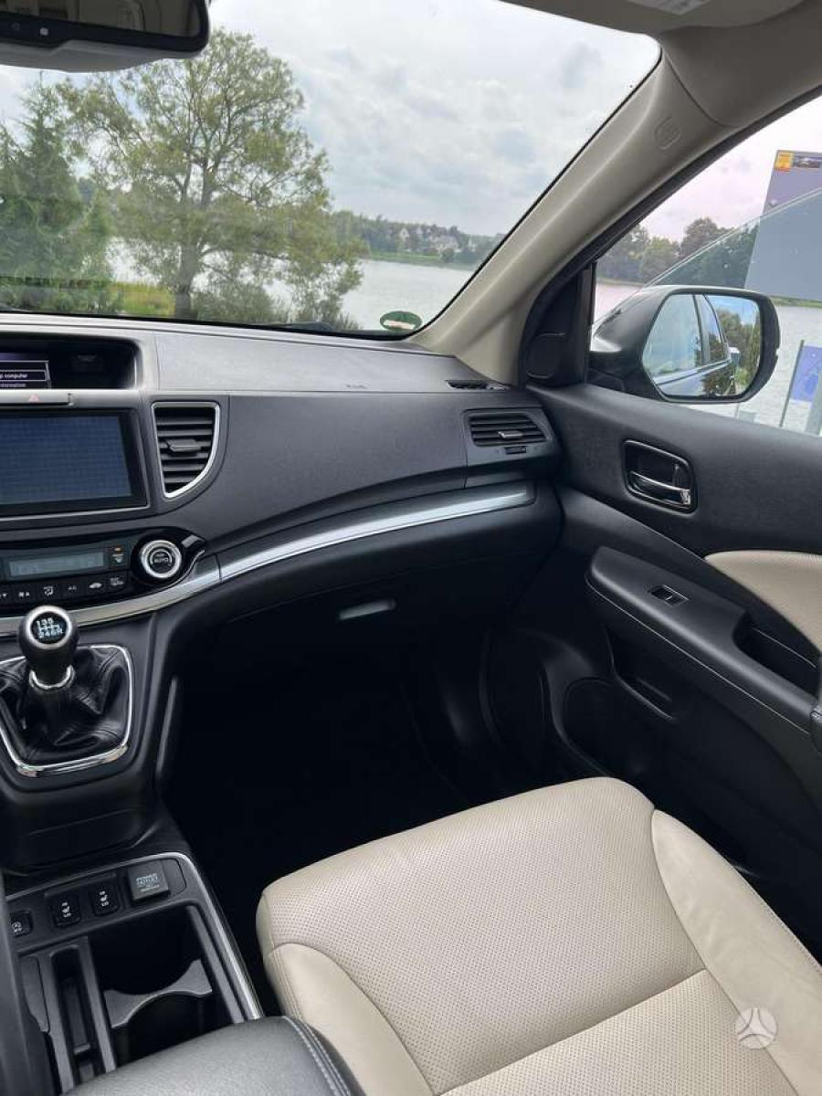 Melns Honda CR-V 2016 Utena, ar dzinēja tilpumu 1.60 L un nobraukumu 248 tūkst. km par 12300 €, foto 37 vietnē AUTOMOTO.COM.LV