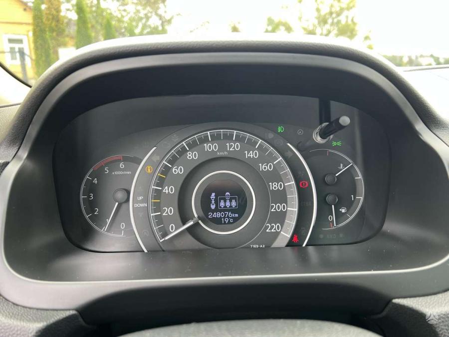Melns Honda CR-V 2016 Utena, ar dzinēja tilpumu 1.60 L un nobraukumu 248 tūkst. km par 12300 €, foto 47 vietnē AUTOMOTO.COM.LV