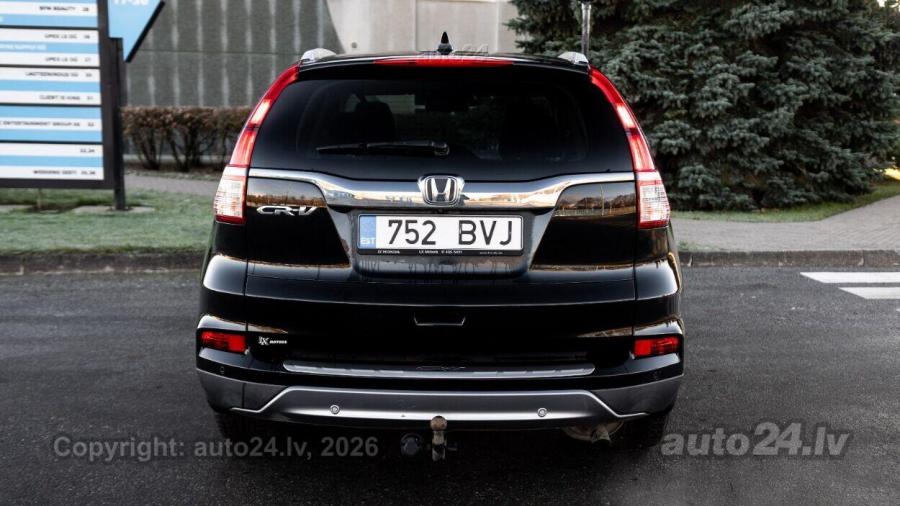 Black Honda CR-V 2017 in Tallinn, with an engine capacity of 2.00 L and mileage of 161 thousand km for 14900 €, photo 5 on AUTOMOTO.COM.LV