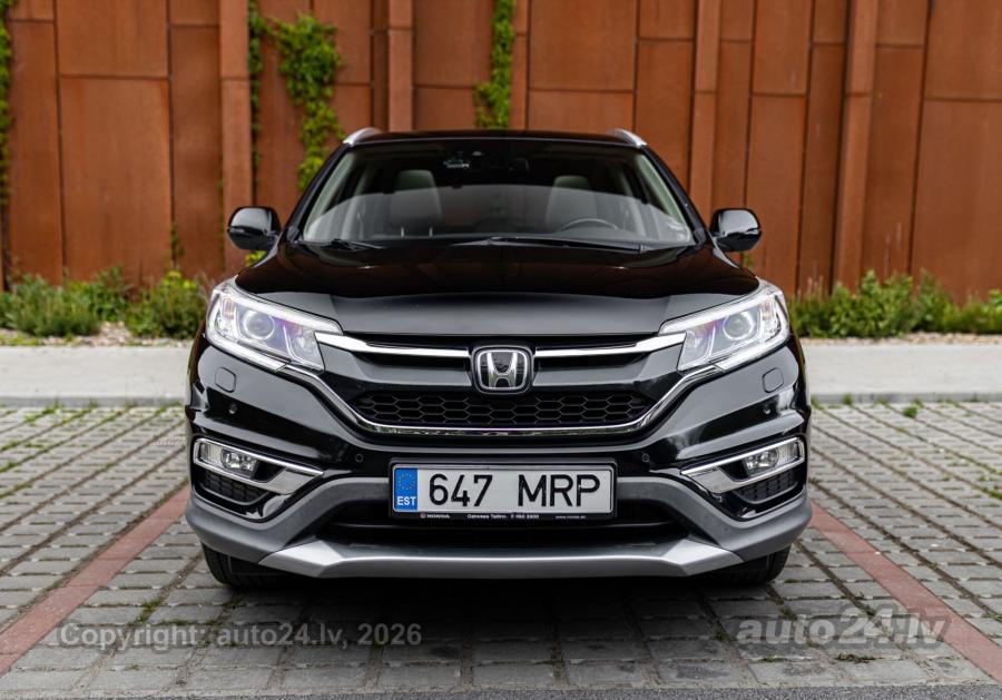 Black Honda CR-V 2017 in Tallinn, with an engine capacity of 2.00 L and mileage of 139 thousand km for 17500 €, photo 3 on AUTOMOTO.COM.LV