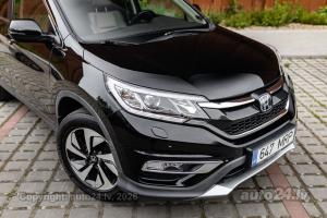 Black Honda CR-V 2017 in Tallinn, with an engine capacity of 2.00 L and mileage of 139 thousand km for 17500 €, photo 8 on AUTOMOTO.COM.LV