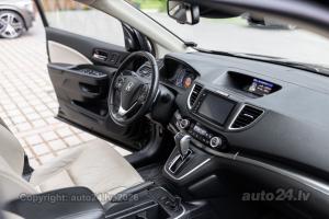 Black Honda CR-V 2017 in Tallinn, with an engine capacity of 2.00 L and mileage of 139 thousand km for 17500 €, photo 12 on AUTOMOTO.COM.LV
