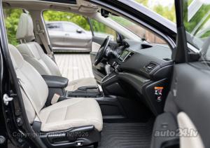 Black Honda CR-V 2017 in Tallinn, with an engine capacity of 2.00 L and mileage of 139 thousand km for 17500 €, photo 13 on AUTOMOTO.COM.LV