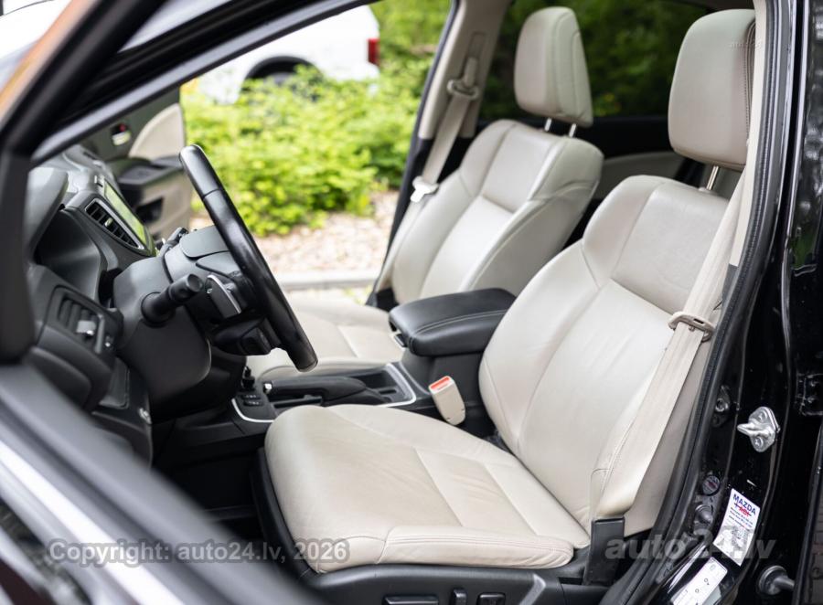 Black Honda CR-V 2017 in Tallinn, with an engine capacity of 2.00 L and mileage of 139 thousand km for 17500 €, photo 15 on AUTOMOTO.COM.LV