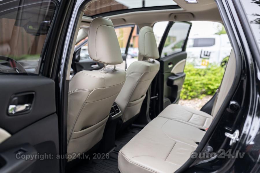 Black Honda CR-V 2017 in Tallinn, with an engine capacity of 2.00 L and mileage of 139 thousand km for 17500 €, photo 18 on AUTOMOTO.COM.LV