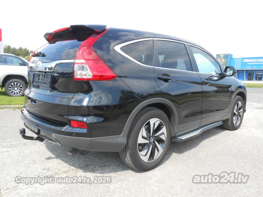 Melns Honda CR-V 2017 Viljandi, ar dzinēja tilpumu 1.60 L un nobraukumu 182 tūkst. km par 15890 €, foto 3 vietnē AUTOMOTO.COM.LV