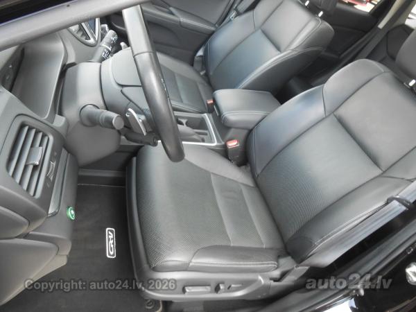 Melns Honda CR-V 2017 Viljandi, ar dzinēja tilpumu 1.60 L un nobraukumu 182 tūkst. km par 15890 €, foto 6 vietnē AUTOMOTO.COM.LV