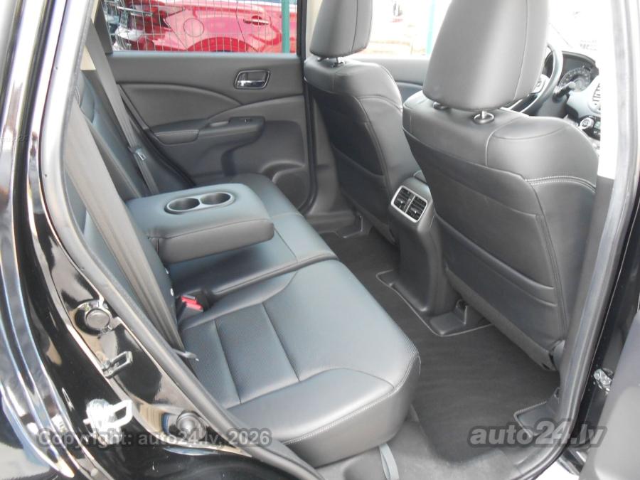 Melns Honda CR-V 2017 Viljandi, ar dzinēja tilpumu 1.60 L un nobraukumu 182 tūkst. km par 15890 €, foto 11 vietnē AUTOMOTO.COM.LV