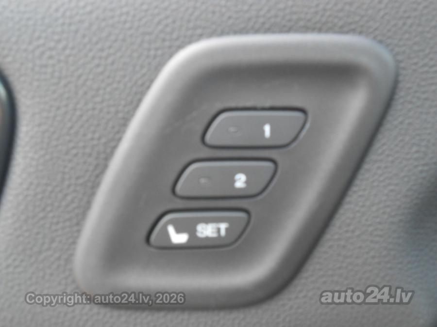 Melns Honda CR-V 2017 Viljandi, ar dzinēja tilpumu 1.60 L un nobraukumu 182 tūkst. km par 15890 €, foto 19 vietnē AUTOMOTO.COM.LV