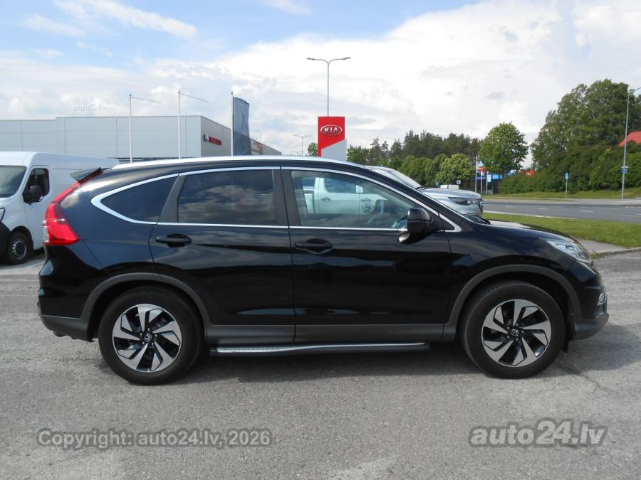 Melns Honda CR-V 2017 Viljandi, ar dzinēja tilpumu 1.60 L un nobraukumu 182 tūkst. km par 15890 €, foto 22 vietnē AUTOMOTO.COM.LV