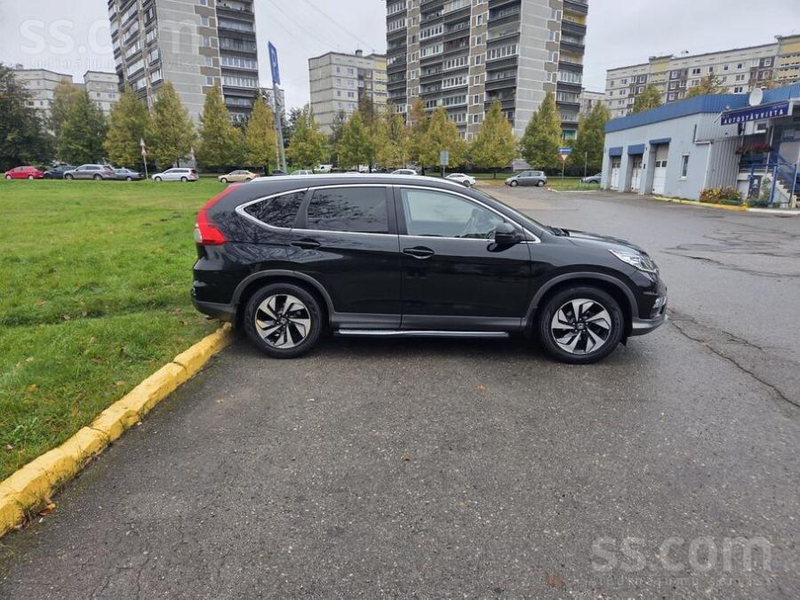 Melns Honda CR-V 2017 Rīga, ar dzinēja tilpumu 2.00 L un nobraukumu 133 tūkst. km par 17500 €, foto 3 vietnē AUTOMOTO.COM.LV