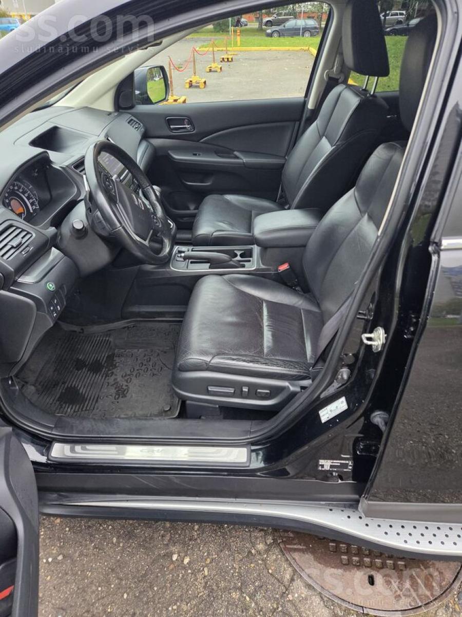 Melns Honda CR-V 2017 Rīga, ar dzinēja tilpumu 2.00 L un nobraukumu 133 tūkst. km par 17500 €, foto 9 vietnē AUTOMOTO.COM.LV
