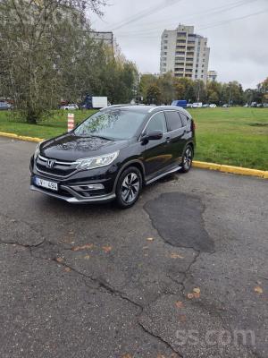Black Honda CR-V 2017 in Riga, with an engine capacity of 2.00 L and mileage of 133 thousand km for 17500 €, photo  on AUTOMOTO.COM.LV