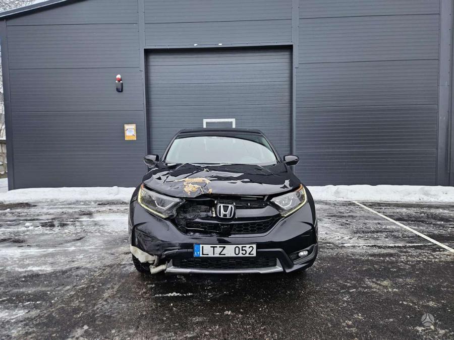 Melns Honda CR-V 2018 Kauņa, ar dzinēja tilpumu 1.50 L un nobraukumu 136 tūkst. km par 9700 €, foto 2 vietnē AUTOMOTO.COM.LV