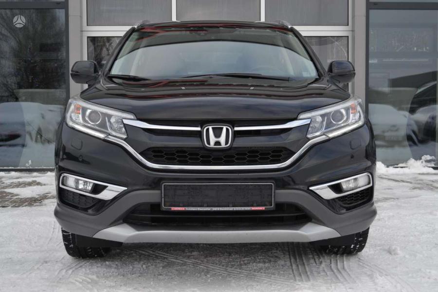 Black Honda CR-V 2018 in Vilnius, with an engine capacity of 1.60 L and mileage of 176 thousand km for 15500 €, photo 3 on AUTOMOTO.COM.LV