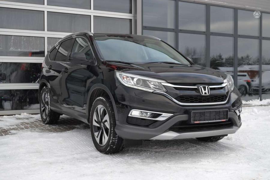 Black Honda CR-V 2018 in Vilnius, with an engine capacity of 1.60 L and mileage of 176 thousand km for 15500 €, photo 5 on AUTOMOTO.COM.LV