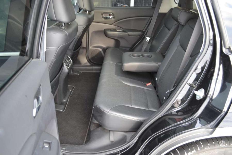 Black Honda CR-V 2018 in Vilnius, with an engine capacity of 1.60 L and mileage of 176 thousand km for 15500 €, photo 23 on AUTOMOTO.COM.LV