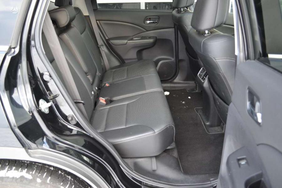 Black Honda CR-V 2018 in Vilnius, with an engine capacity of 1.60 L and mileage of 176 thousand km for 15500 €, photo 25 on AUTOMOTO.COM.LV