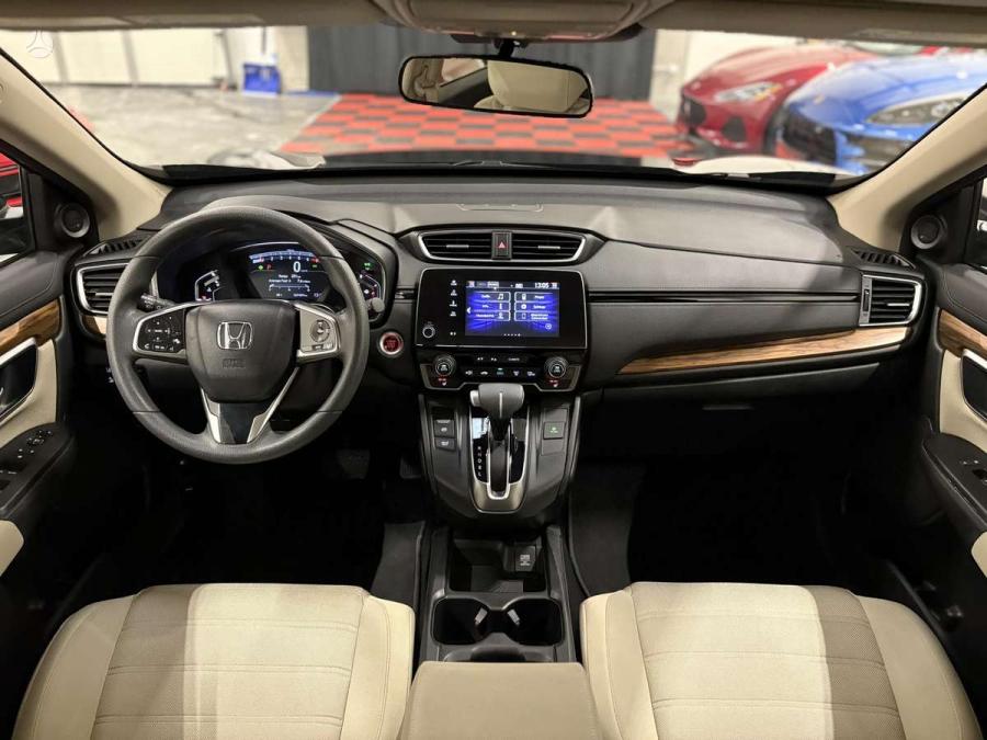 Black Honda CR-V 2018 in Vilnius, with an engine capacity of 1.50 L and mileage of 70 thousand km for 16550 €, photo 18 on AUTOMOTO.COM.LV