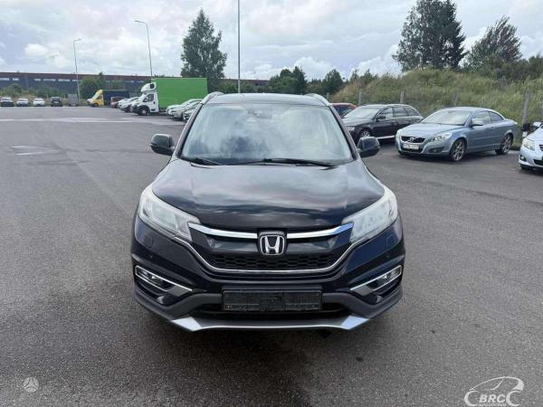 Black Honda CR-V 2018 in Vilnius, with an engine capacity of 2.00 L and mileage of 328 thousand km for 12900 €, photo 1 on AUTOMOTO.COM.LV