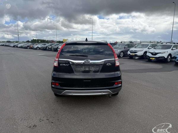 Black Honda CR-V 2018 in Vilnius, with an engine capacity of 2.00 L and mileage of 328 thousand km for 12900 €, photo 7 on AUTOMOTO.COM.LV