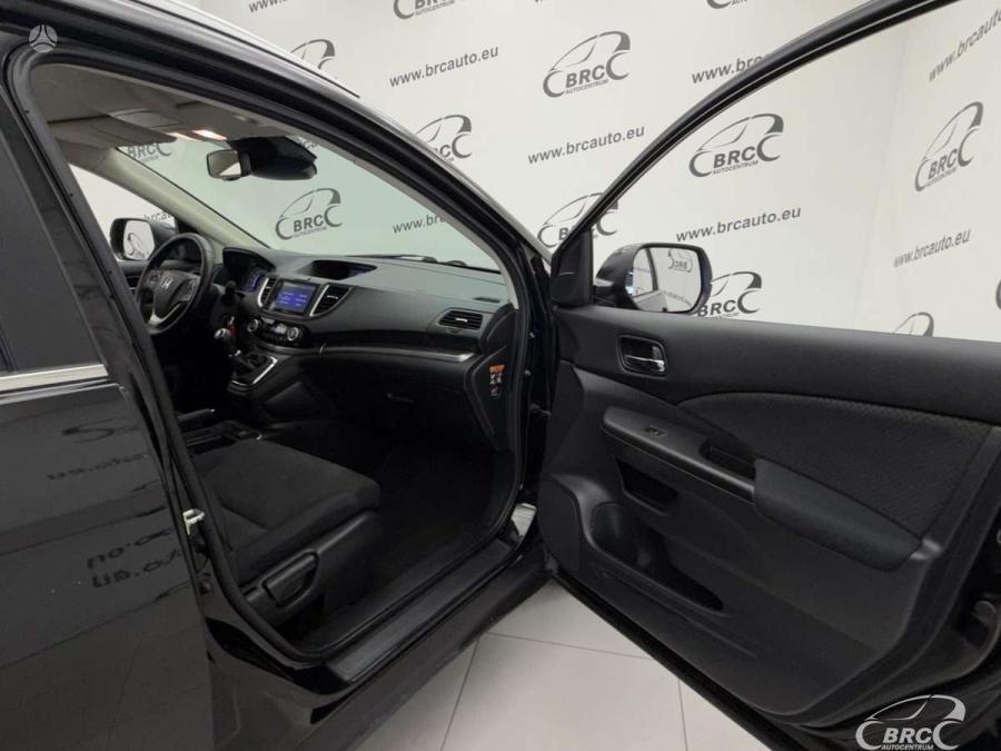 Melns Honda CR-V 2018 Viļņa, ar dzinēja tilpumu 2.00 L un nobraukumu 328 tūkst. km par 10900 €, foto 10 vietnē AUTOMOTO.COM.LV