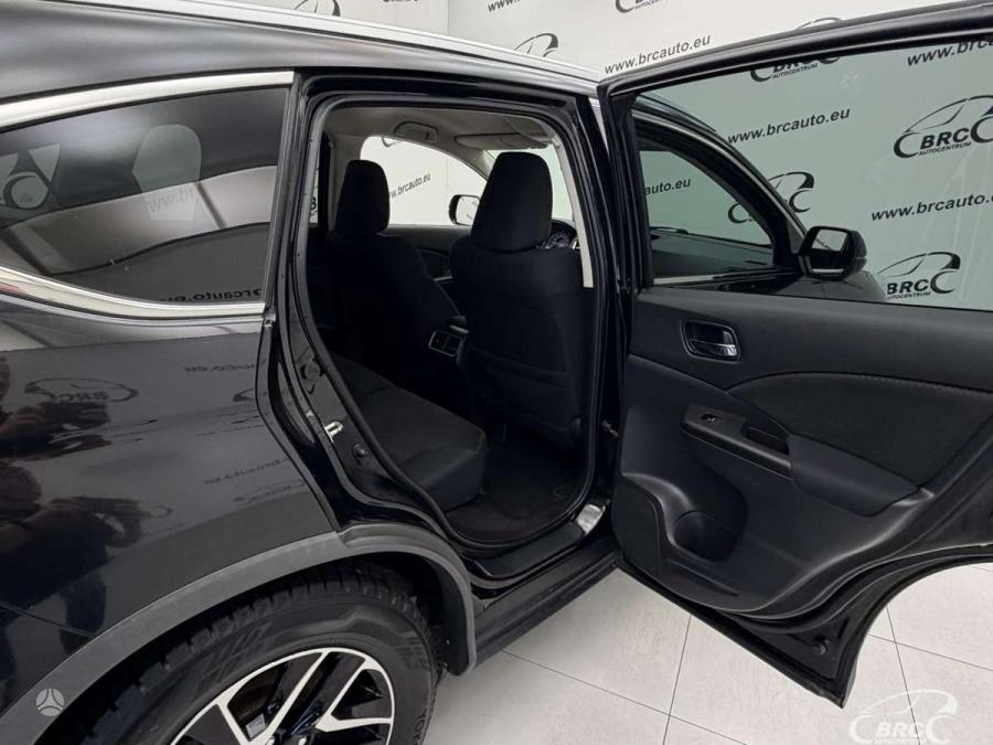 Melns Honda CR-V 2018 Viļņa, ar dzinēja tilpumu 2.00 L un nobraukumu 328 tūkst. km par 10900 €, foto 14 vietnē AUTOMOTO.COM.LV
