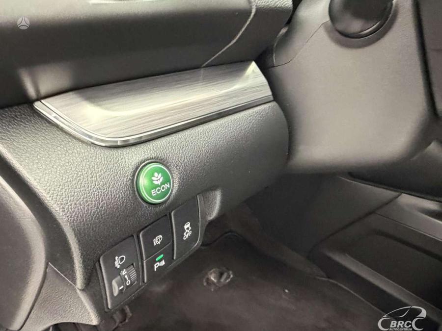 Melns Honda CR-V 2018 Viļņa, ar dzinēja tilpumu 2.00 L un nobraukumu 328 tūkst. km par 10900 €, foto 26 vietnē AUTOMOTO.COM.LV