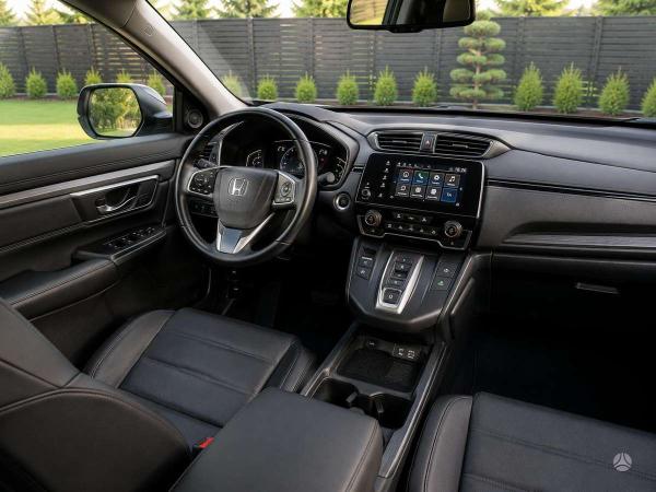 Black Honda CR-V 2019 in Vievis, with an engine capacity of 1.50 L and mileage of 146 thousand km for 21900 €, photo 7 on AUTOMOTO.COM.LV