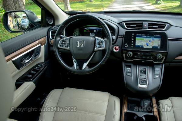 Black Honda CR-V 2019 in Tallinn, with an engine capacity of 2.00 L and mileage of 153 thousand km for 22900 €, photo 4 on AUTOMOTO.COM.LV