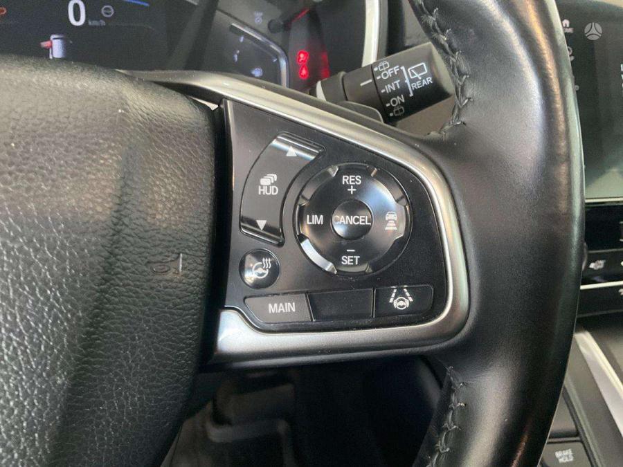Black Honda CR-V 2020 in Vilnius, with an engine capacity of 1.99 L and mileage of 100 thousand km for 26999 €, photo 9 on AUTOMOTO.COM.LV