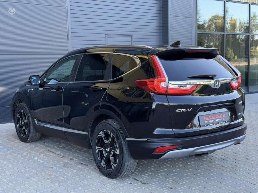 Melns Honda CR-V 2020 Viļņa, ar dzinēja tilpumu 1.99 L un nobraukumu 100 tūkst. km par 26999 €, foto 4 vietnē AUTOMOTO.COM.LV