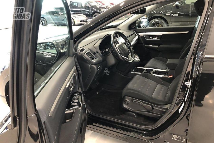 Black Honda CR-V 2021 in Kaunas, with an engine capacity of 0.00 L and mileage of 60 thousand km for 35400 €, photo 8 on AUTOMOTO.COM.LV