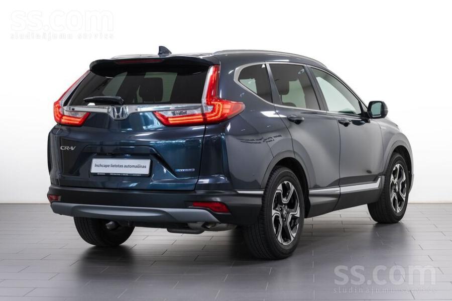 Black Honda CR-V 2021 in Riga, with an engine capacity of 2.00 L and mileage of 24 thousand km for 27500 €, photo 3 on AUTOMOTO.COM.LV