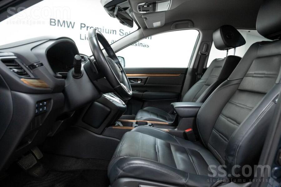 Black Honda CR-V 2021 in Riga, with an engine capacity of 2.00 L and mileage of 24 thousand km for 27500 €, photo 7 on AUTOMOTO.COM.LV